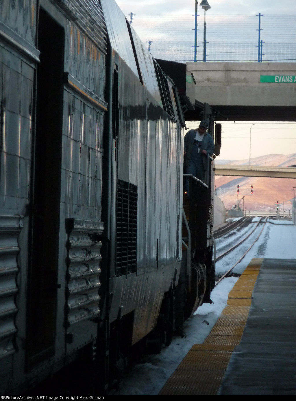 UP 5432 East, Amtrak #6, Diverging Clear